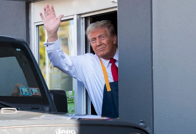 Trump Serves Fries At PA McDonald’s - Patriot Newsfeed